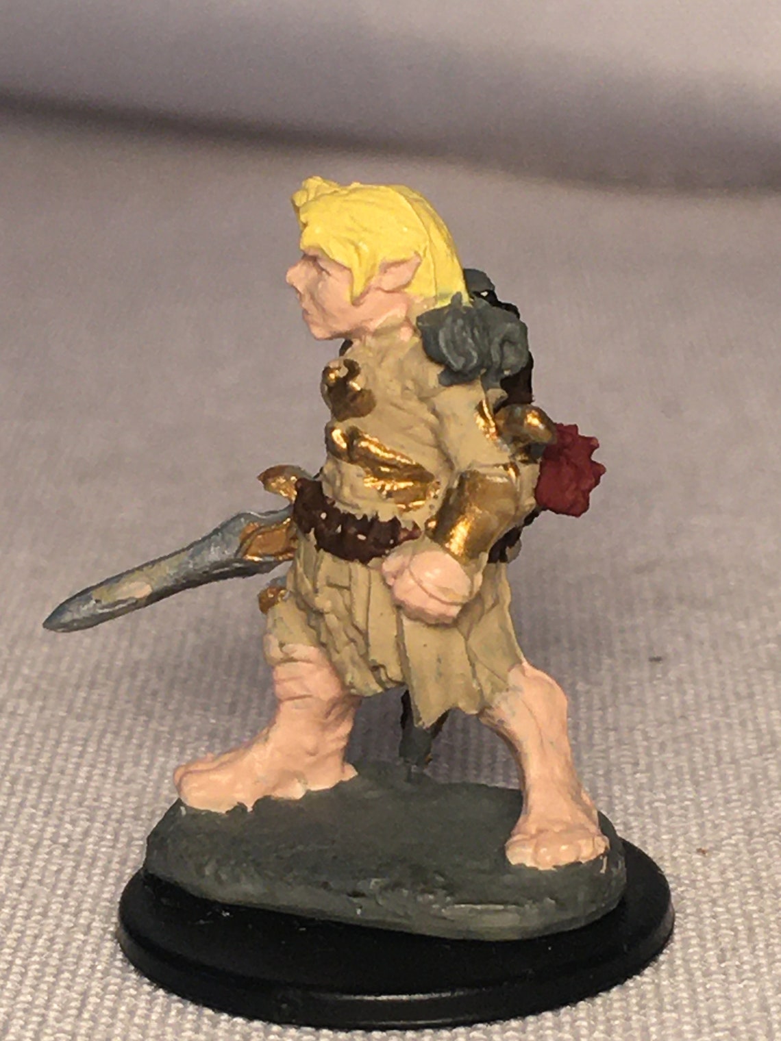 Halfling Rogue Painted Dnd Miniature/halfling Fighter Hand - Etsy