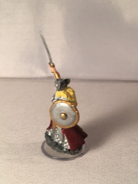 Female Human Paladin miniature 28mm metal painted for Pathfinder ...