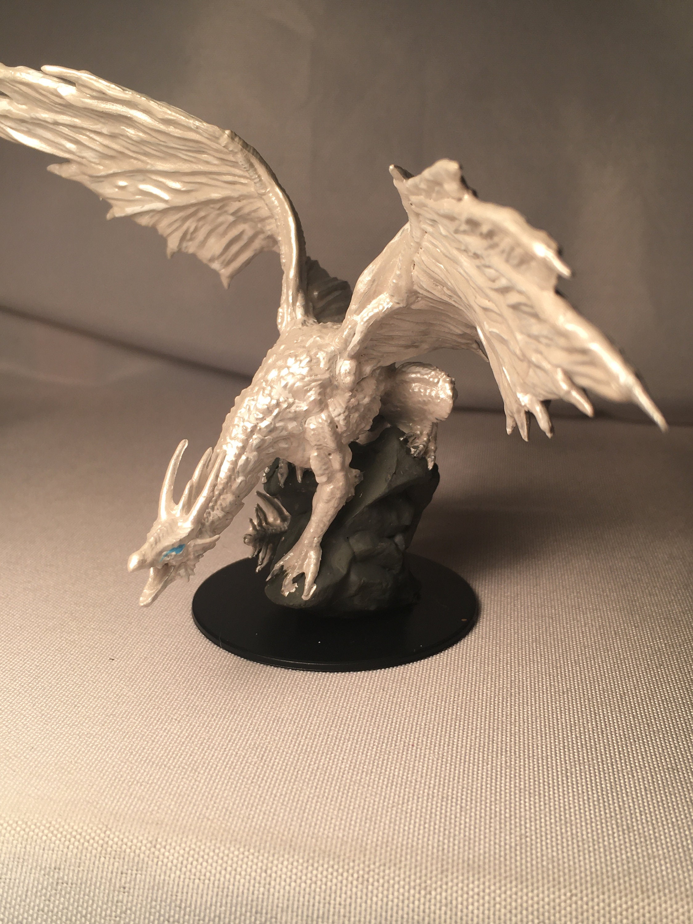 White Dragon Painted Dnd Miniature/young White Dragon/huge/dnd - Etsy