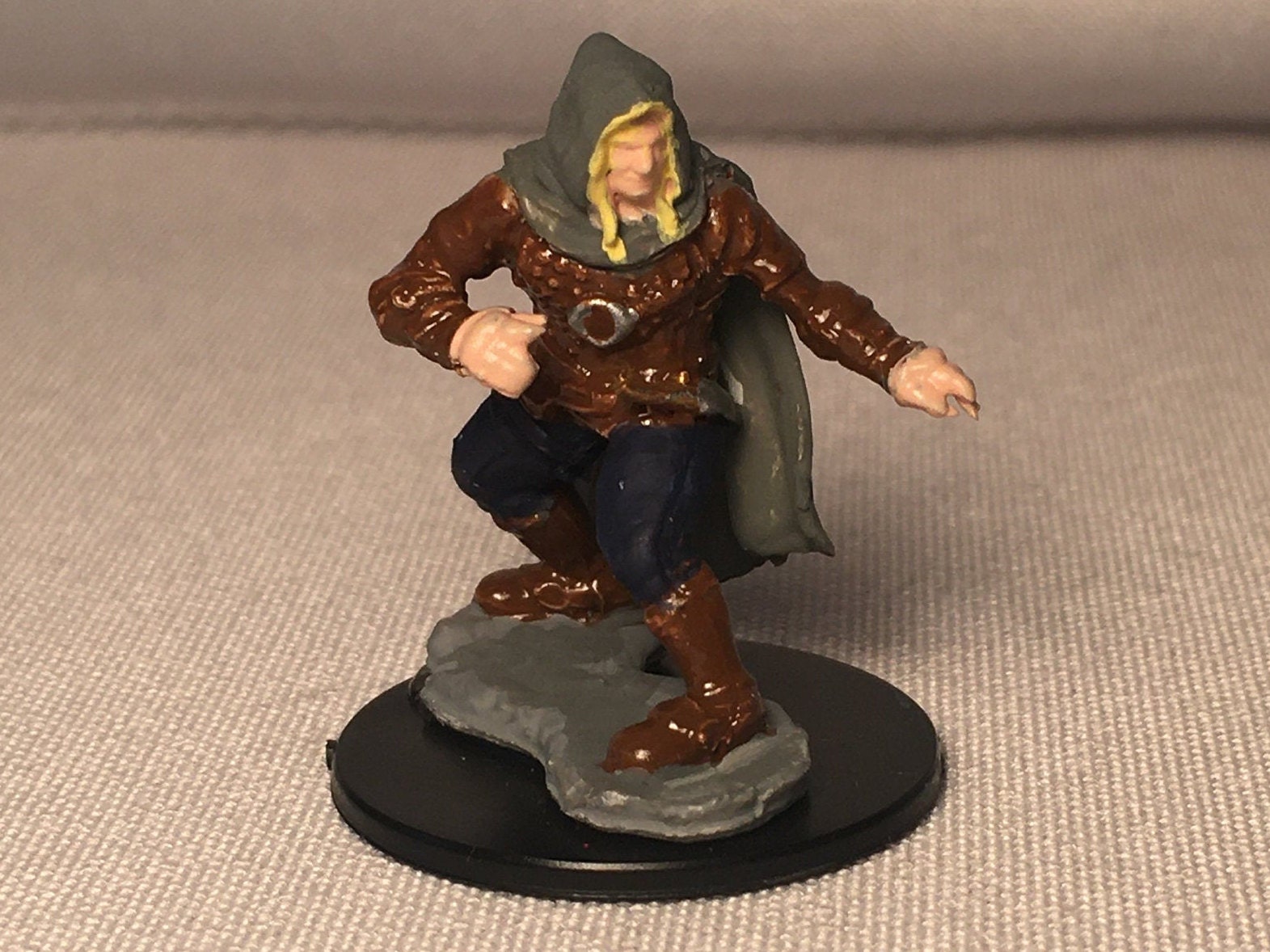 Human Rogue Painted Dnd Miniature/half Elf Rogue D&D Hand - Etsy