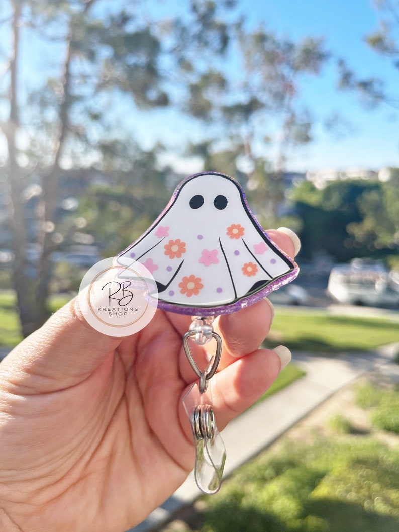 Cute Daisy Ghost Badge Reel | Daisy Ghost Badge Reel | Floral Ghost ...