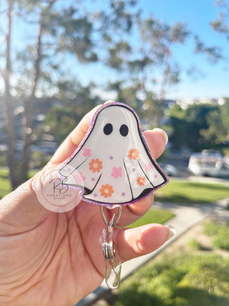 Cute Daisy Ghost Badge Reel | Daisy Ghost Badge Reel | Floral Ghost ...