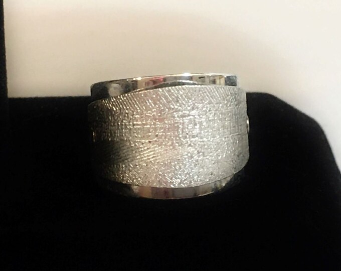 Vintage EMMONS Textured Silver Wide Dome Ring EMMONS Vintage Wide Dome ...