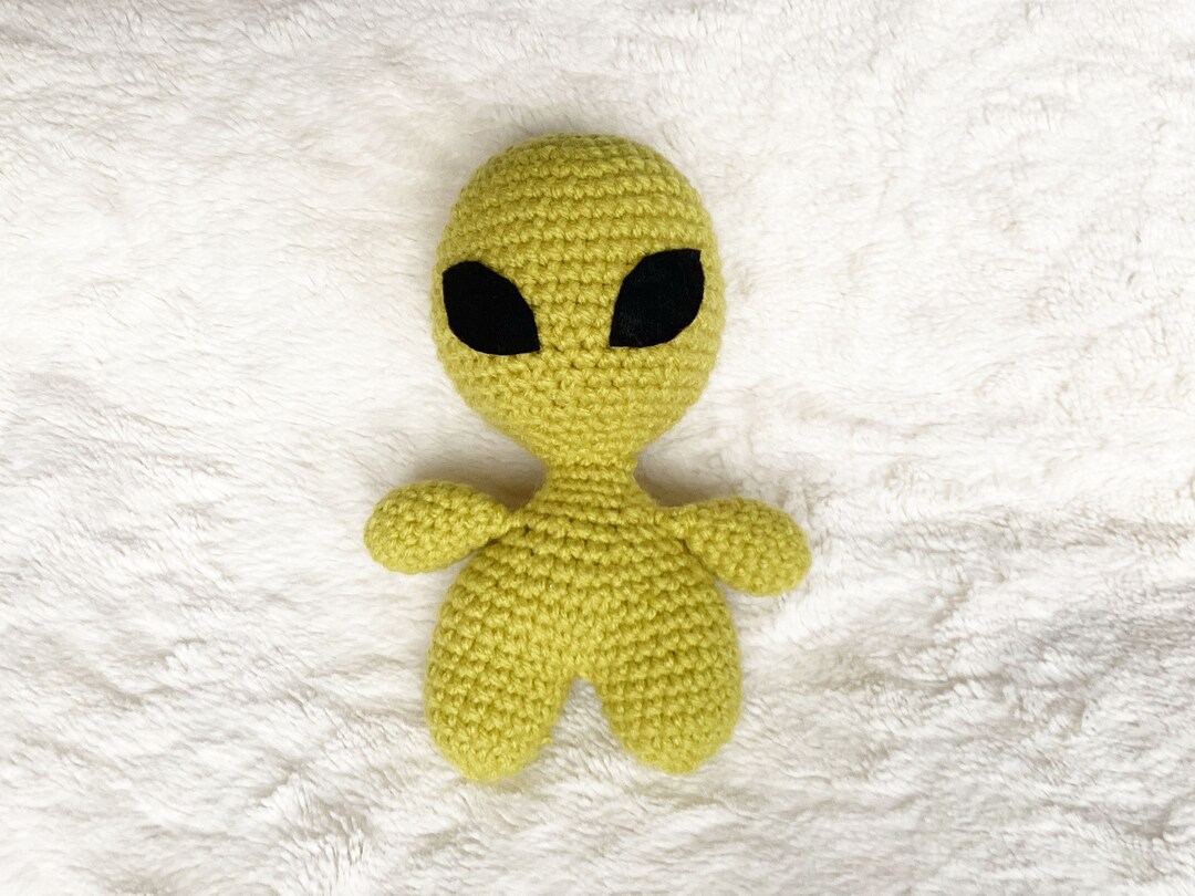 Classic Alien Plush - Cute ET Plushie - Extraterrestrial Amigurumi - Etsy