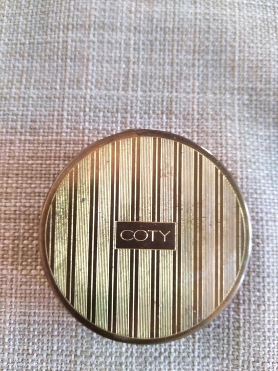 Coty Lalique Vintage Thirties Art Deco Powder Compact - Gem