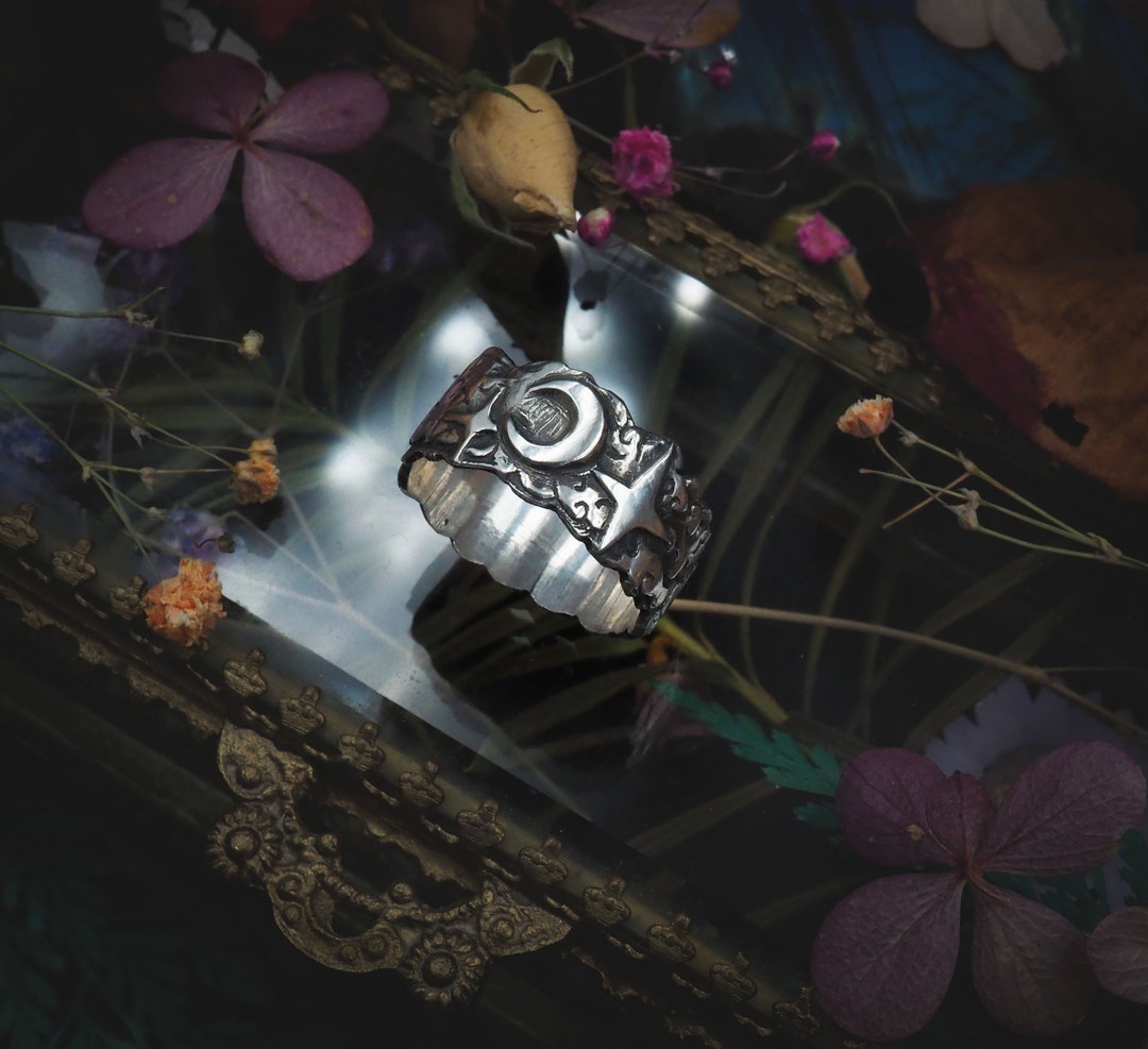 Sterling Silver Celestial Band, Stars and Moon Ring. Crescent Fairytale ...