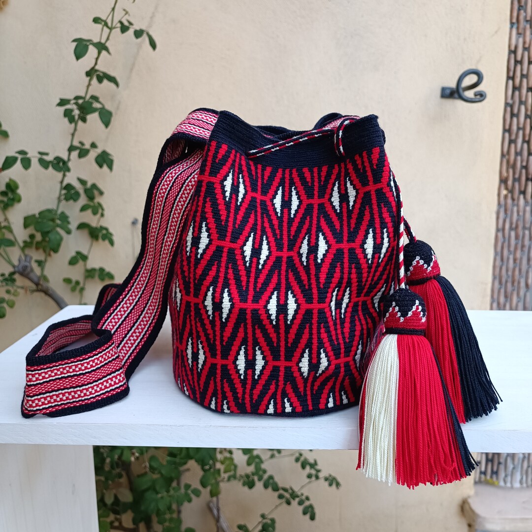 Wayuu Single-thread Mochila Bag in Medium/large Size. Wayuu Traditional ...