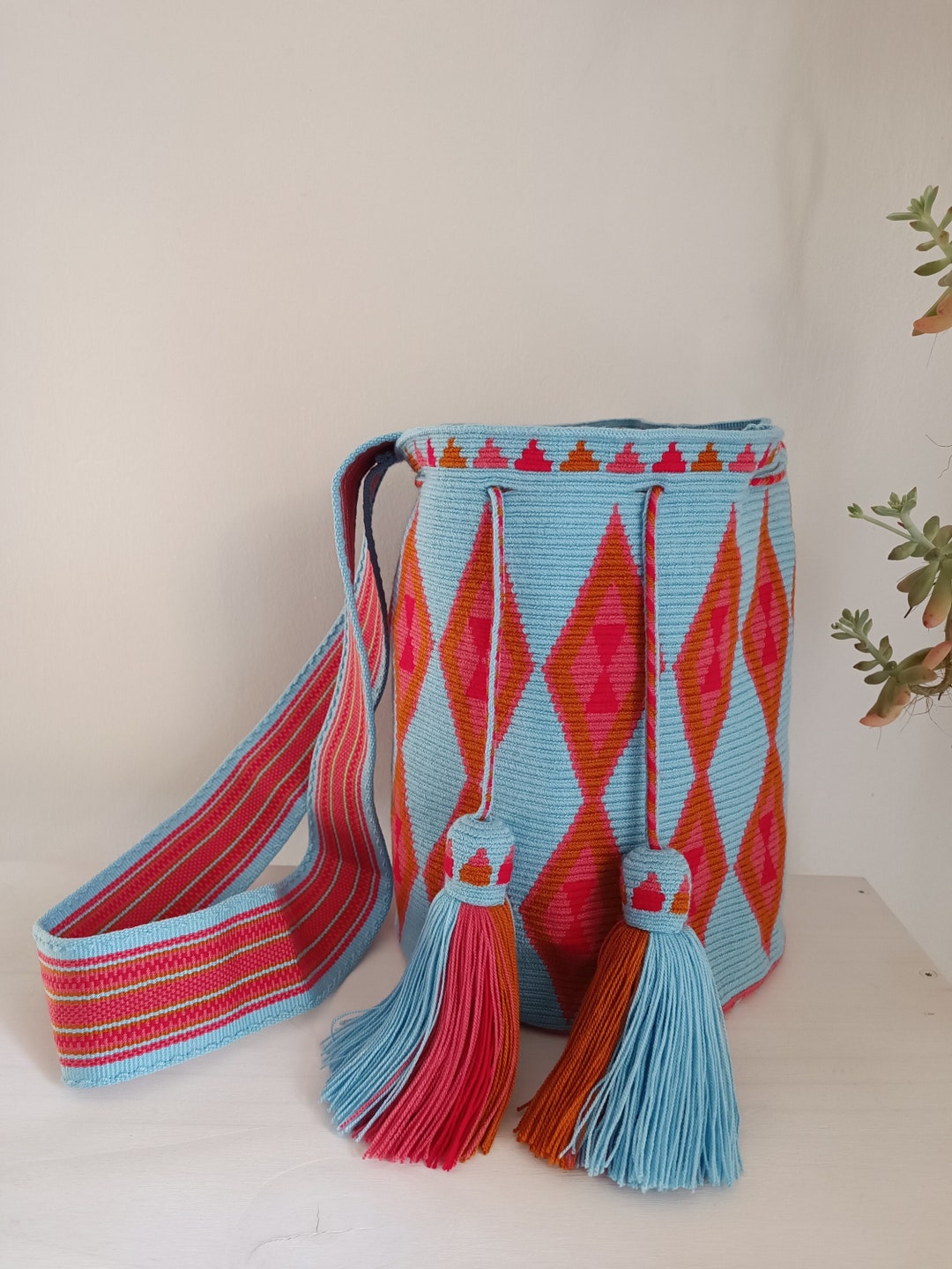 Wayùu Mochila Bag of a Single Yarn, Traditional Wayùu Design, Symbol of ...