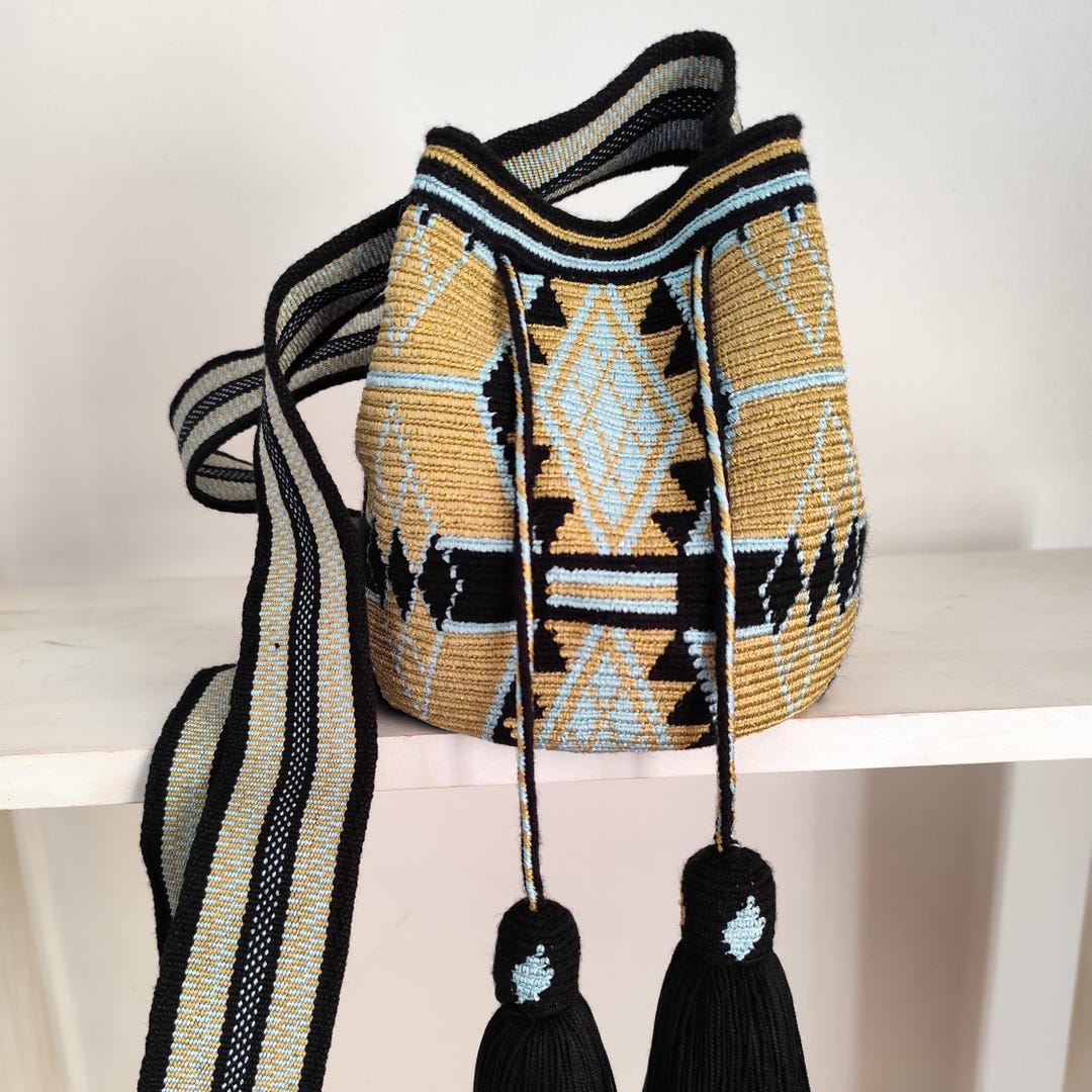 Wayuuhandbag, Handmade Wayuu Backpack. Discreet and Lightweight Size. A ...