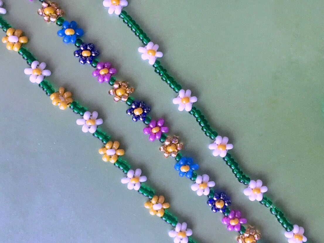 DIY Beaded Daisy Flowers Bracelet or Choker, Daisy Seed Bead Chain ...
