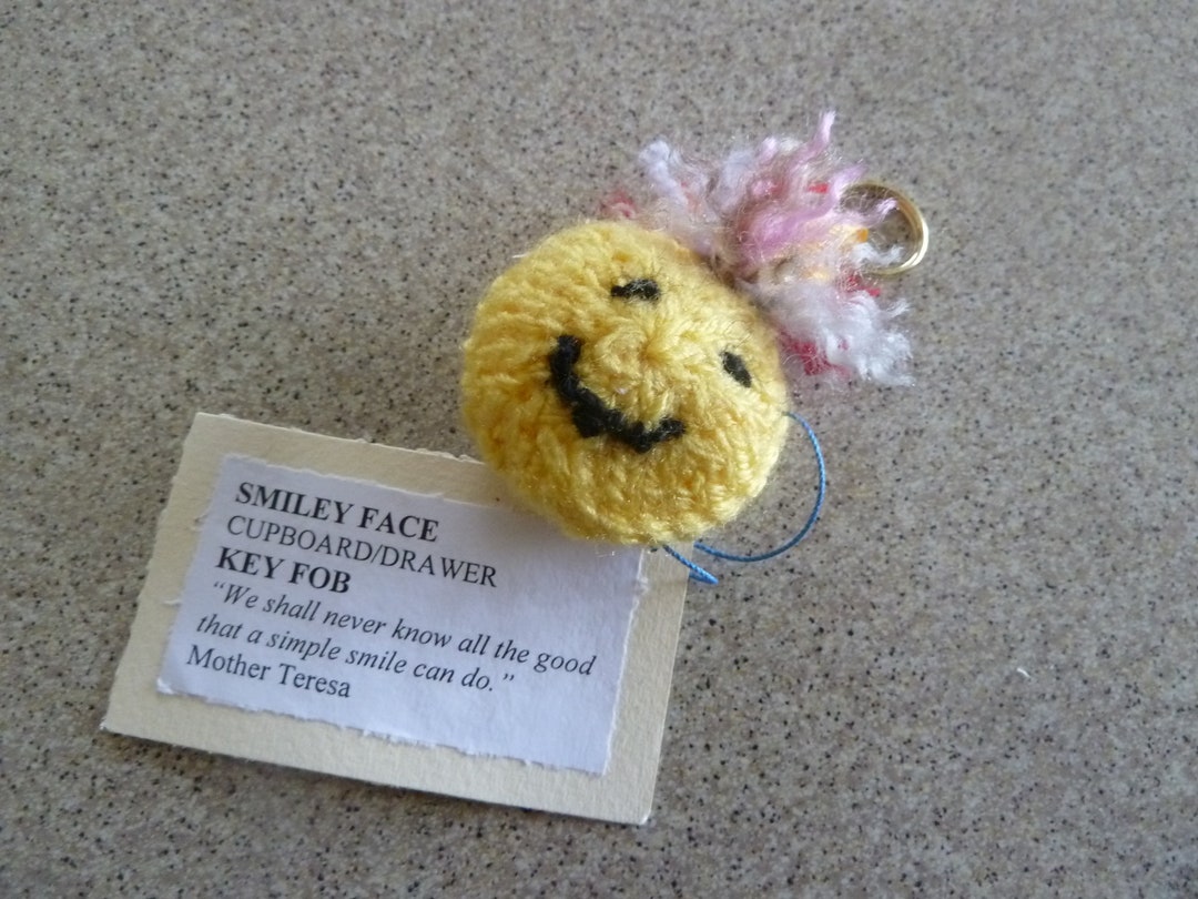 New Hand Knitted SMILEY FACE KEY Fob, Door Cupboard Drawer With ...