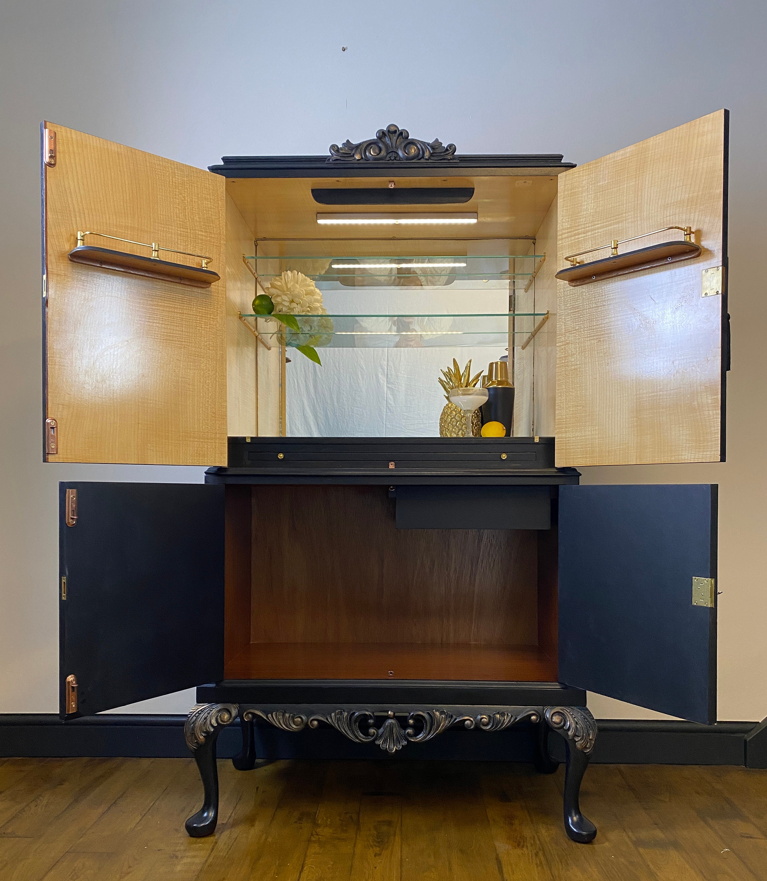 Queen Anne Vintage Bespoke Oriental Chinoiserie Drinks Cocktail Cabinet ...