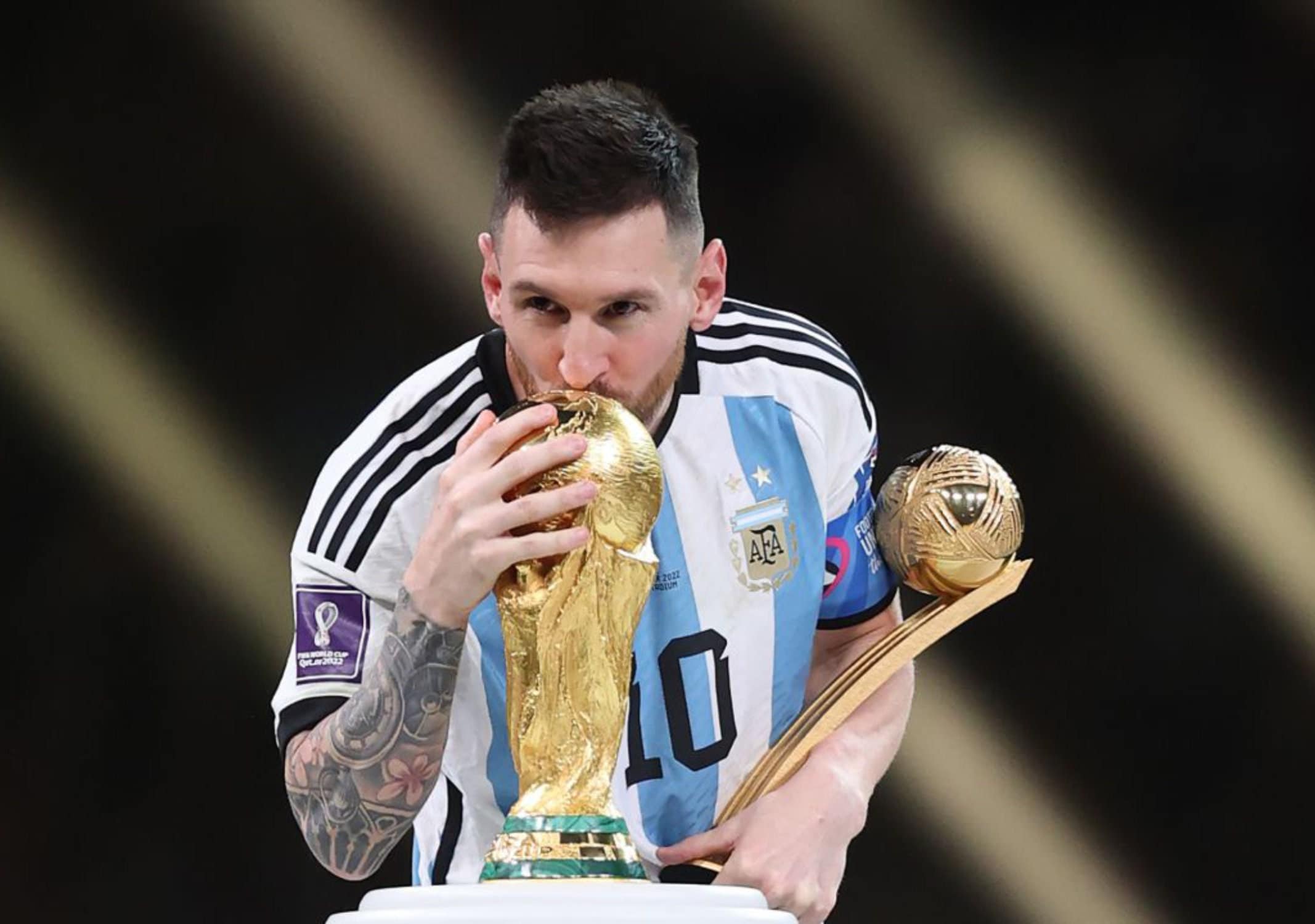 Messi With World Cup Trophy Plaque Poster 18 X 24 - Etsy Canada
