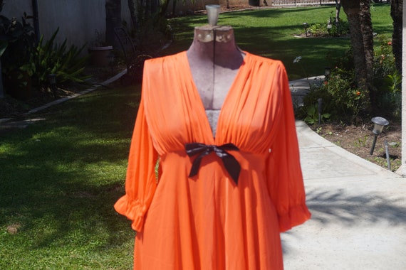 vintage figurette nightgown and - Gem