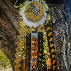 Single Homecoming Garter Mini Homecoming Mum BOOKED for SEPT and OCT ...