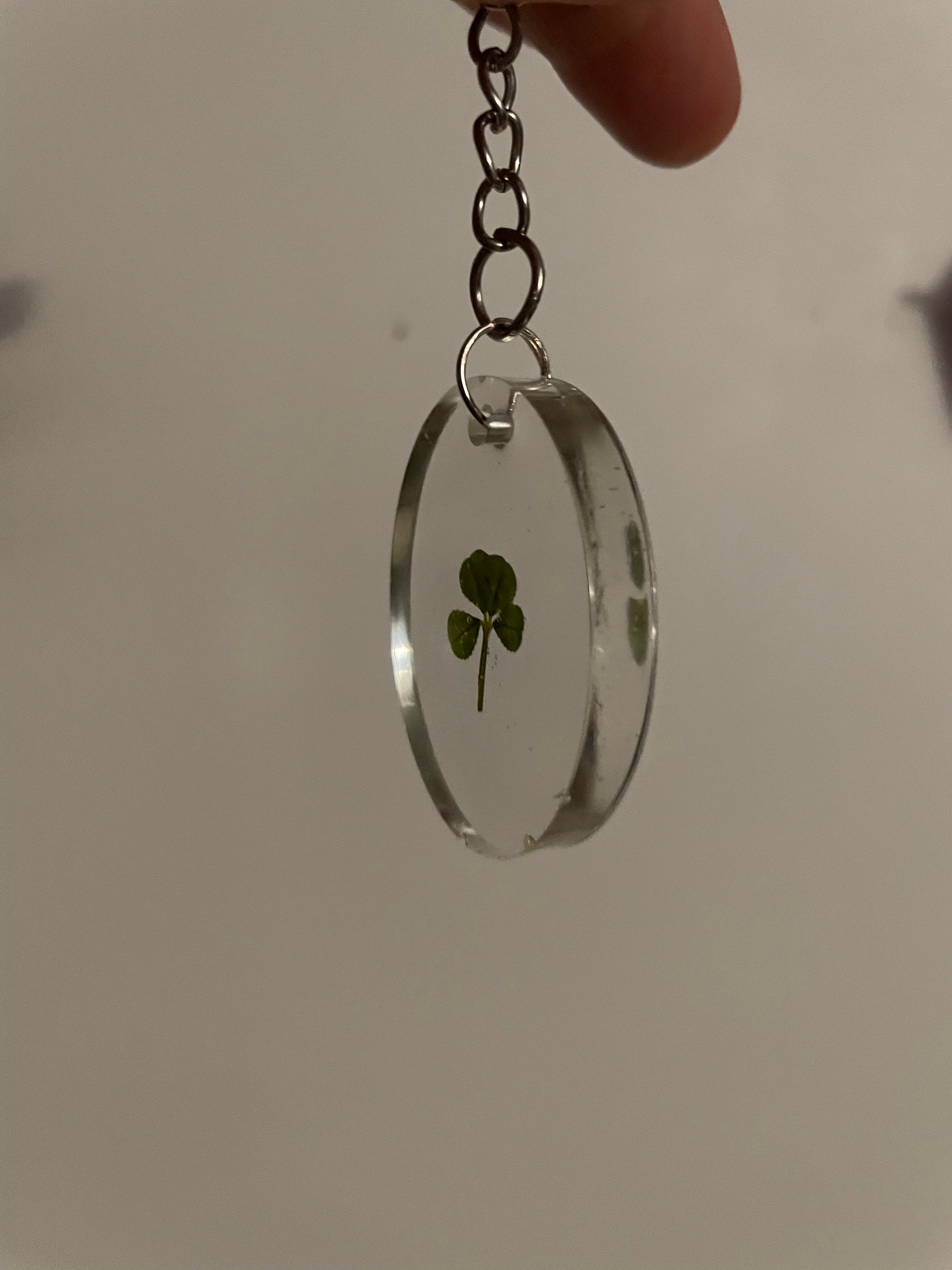 Resin four leafed clover keychain | Etsy