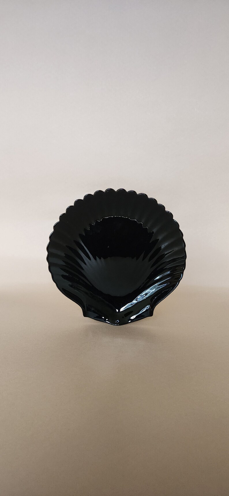 Vintage Black Shell Plates French Arcoroc Coquillage Black Glass Shell ...