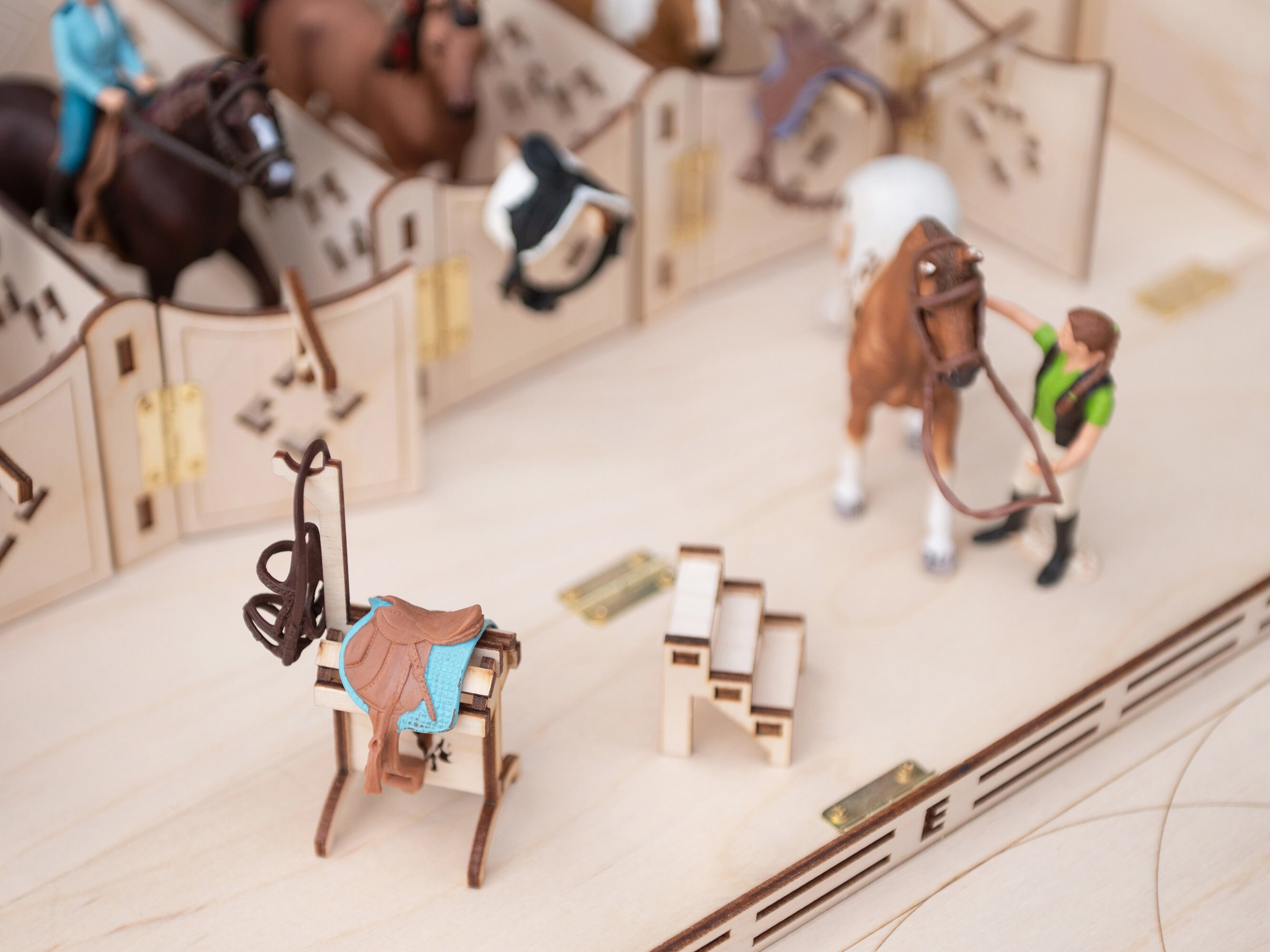 Collectibles & Toys for Horse Fan, Carry and Go Portable Stable, Handle ...