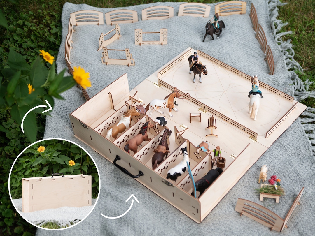 Collectibles & Toys for Horse Fan, Carry and Go Portable Stable, Handle ...