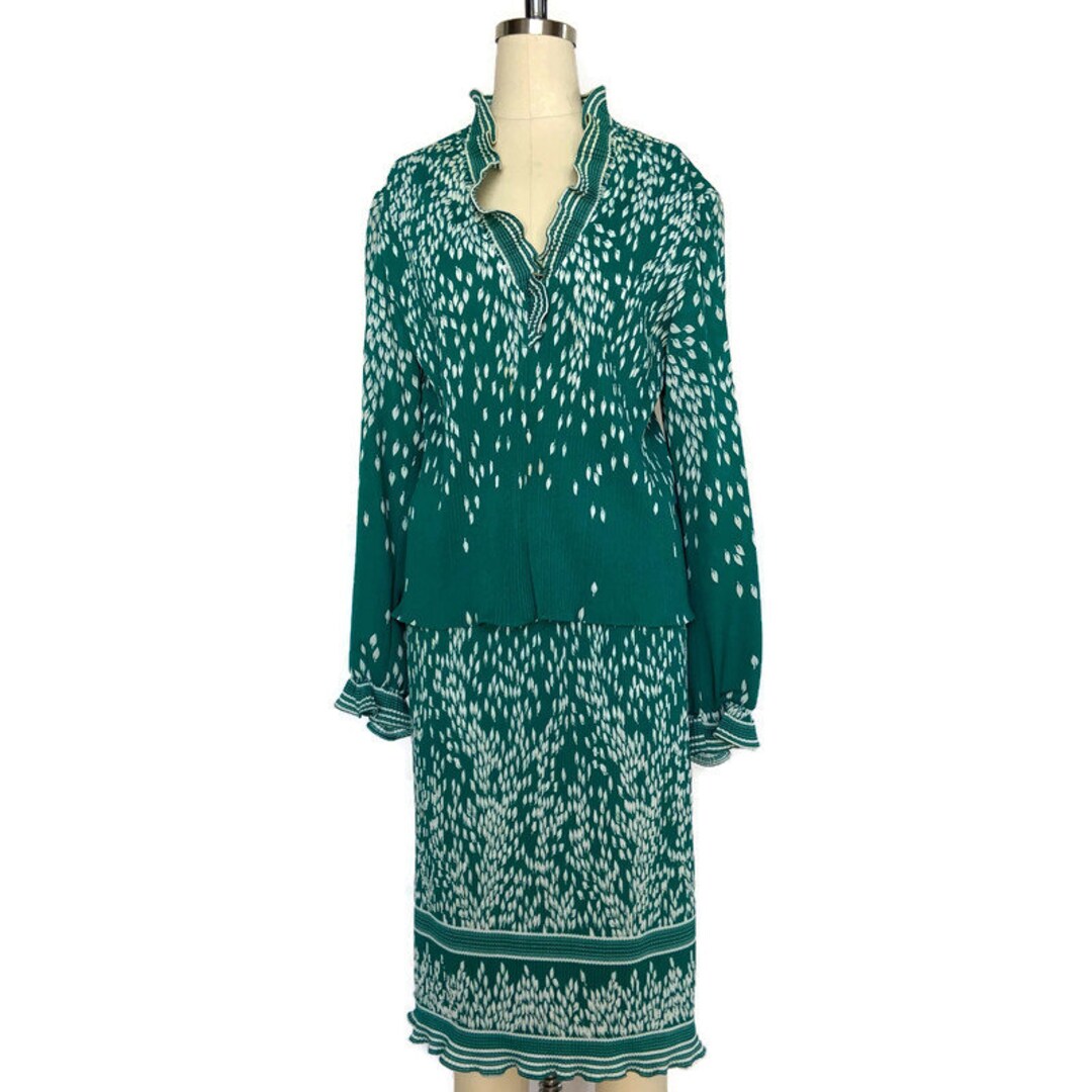 1970's Johanna York Skirt Top Set in Green and White Leaf Pattern ...