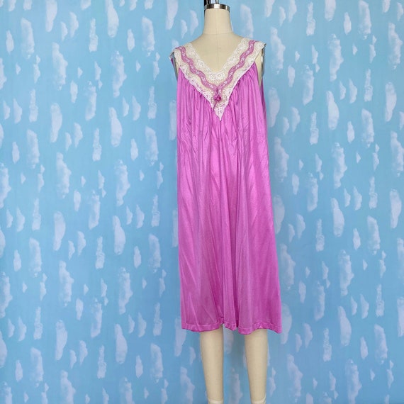 1970’s Vanity Fair robe and nightgown in pink and whi… - Gem