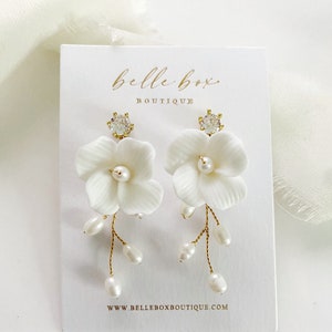 FILIA // White Flower Wedding Earrings, Floral Bride Earrings, Bridal ...