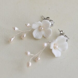 FILIA // White Flower Wedding Earrings, Floral Bride Earrings, Bridal ...