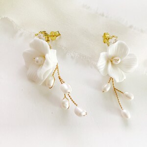 FILIA // White Flower Wedding Earrings, Floral Bride Earrings, Bridal ...