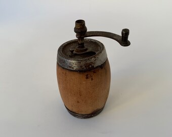 Old Pepper Grinder - Etsy