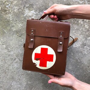 Vintage First Aid Kit, Medical Bag, Red Cross, Medical Shoulder Bag ...