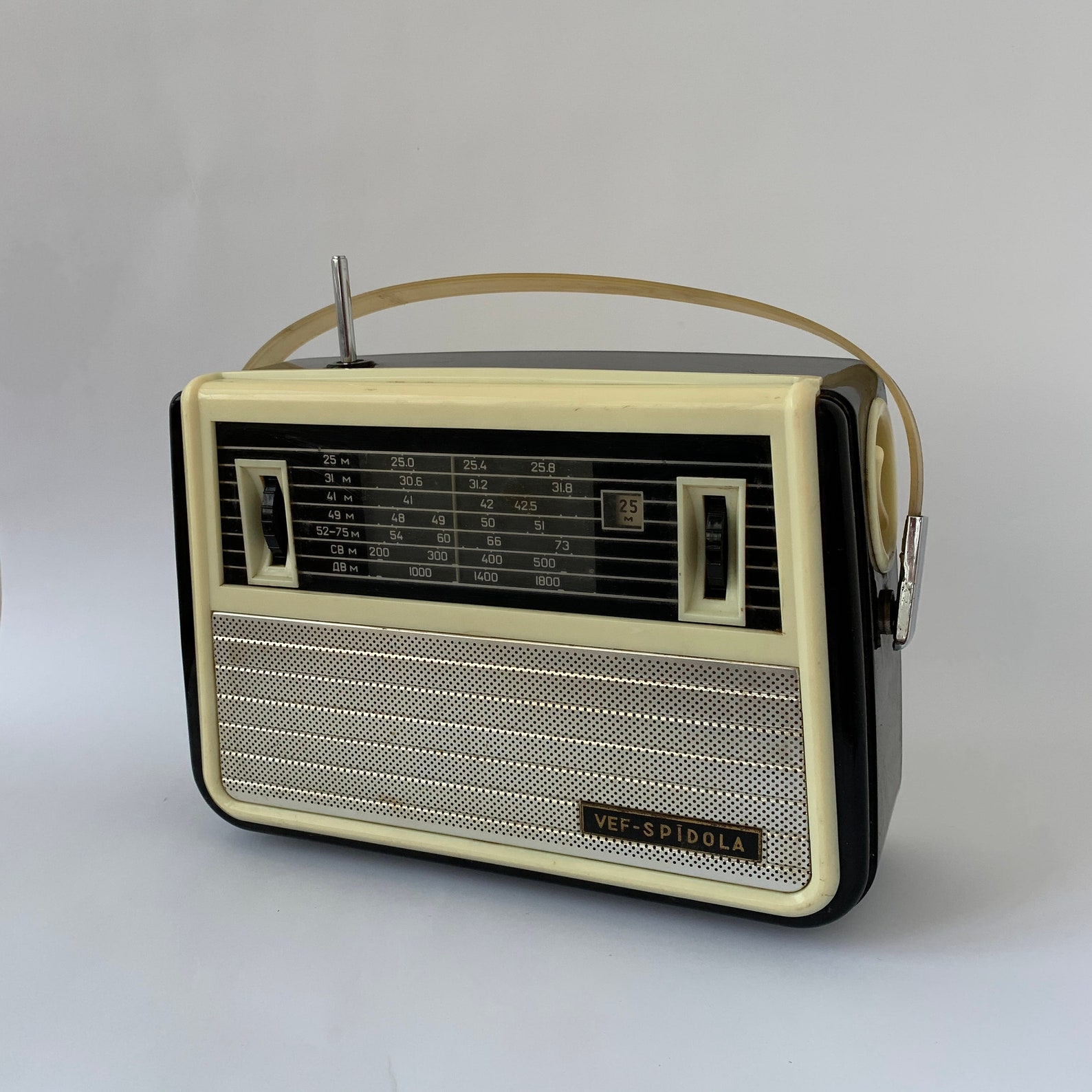 Retro Radio Vef-spīdola Soviet Portable Radio Radio - Etsy