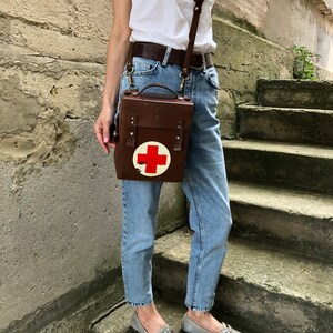 Vintage First Aid Kit, Medical Bag, Red Cross, Medical Shoulder Bag ...