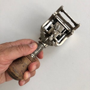 Vintage Numbering Machine, Mechanical Sequential Numbering, Stamp ...