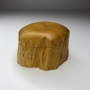 Round Wooden Box, Karelian Birch, Handmade, Vintage Jewelry Box ...