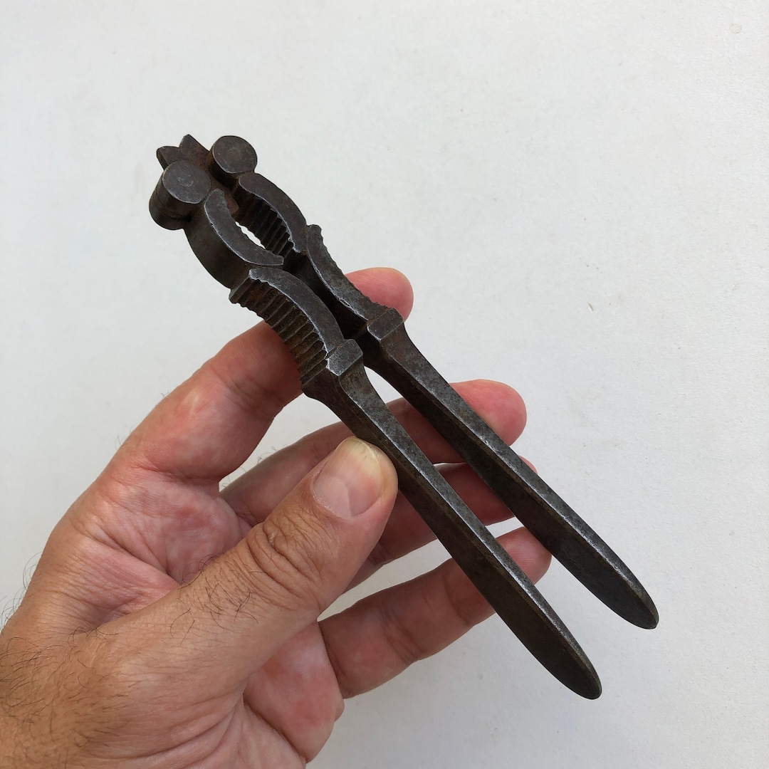 Vintage Walnut Opener, Manual Nutcracker, Nut Opener, Chest Nut Clip ...