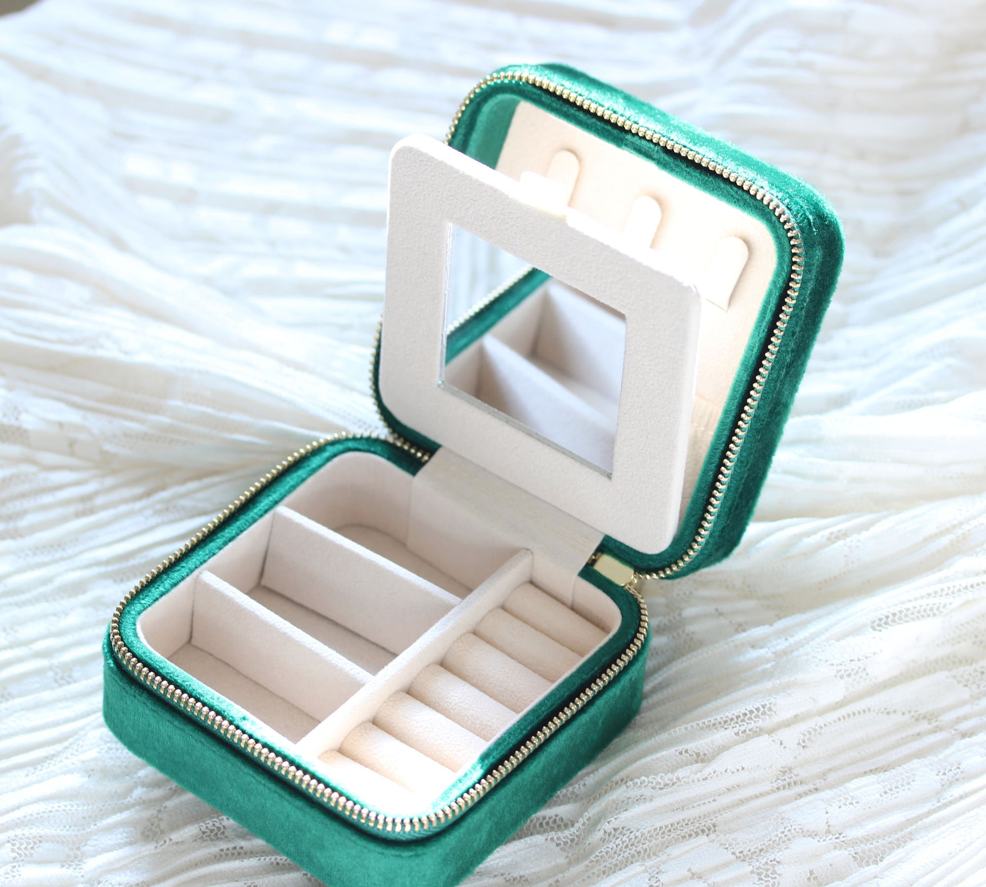 5 Colors / Velvet Jewelry Box Bridesmaid Gift Square Jewelry | Etsy