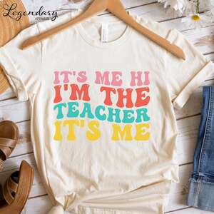 Retro Teacher Shirts Its Me Hi Im the Teacher Its Me Teacher Gifts ...