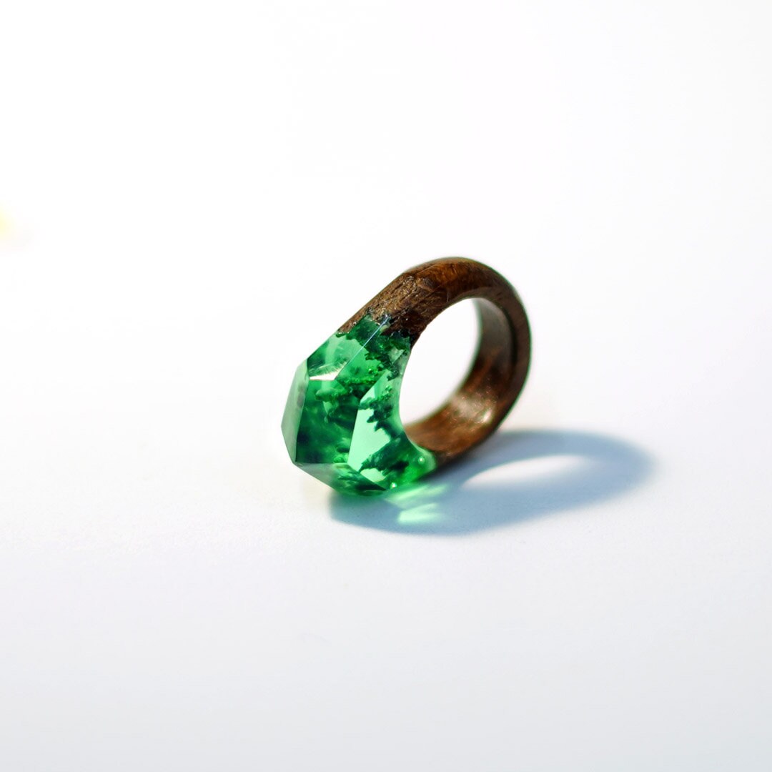 Thailand Wood Resin Rings : Thai Teak Wood Resin Ring Yama Emerald ...