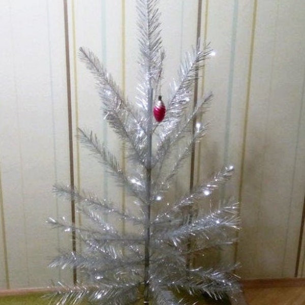 Silver Vintage Aluminum Christmas Tree - Etsy