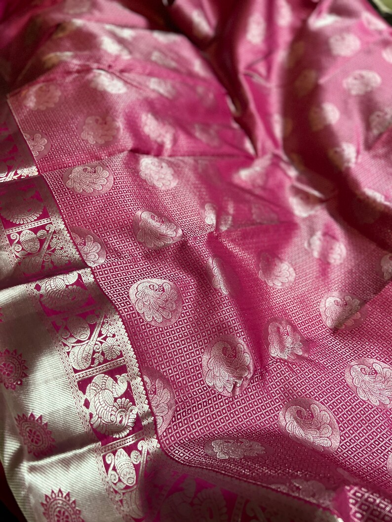 Motifs Sareebordered Sareeindian Sari | Etsy