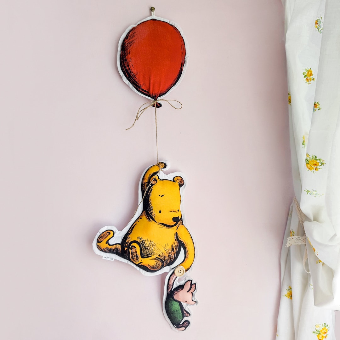 Winnie the Pooh and Piglet Balloon Wall Hanging - Etsy