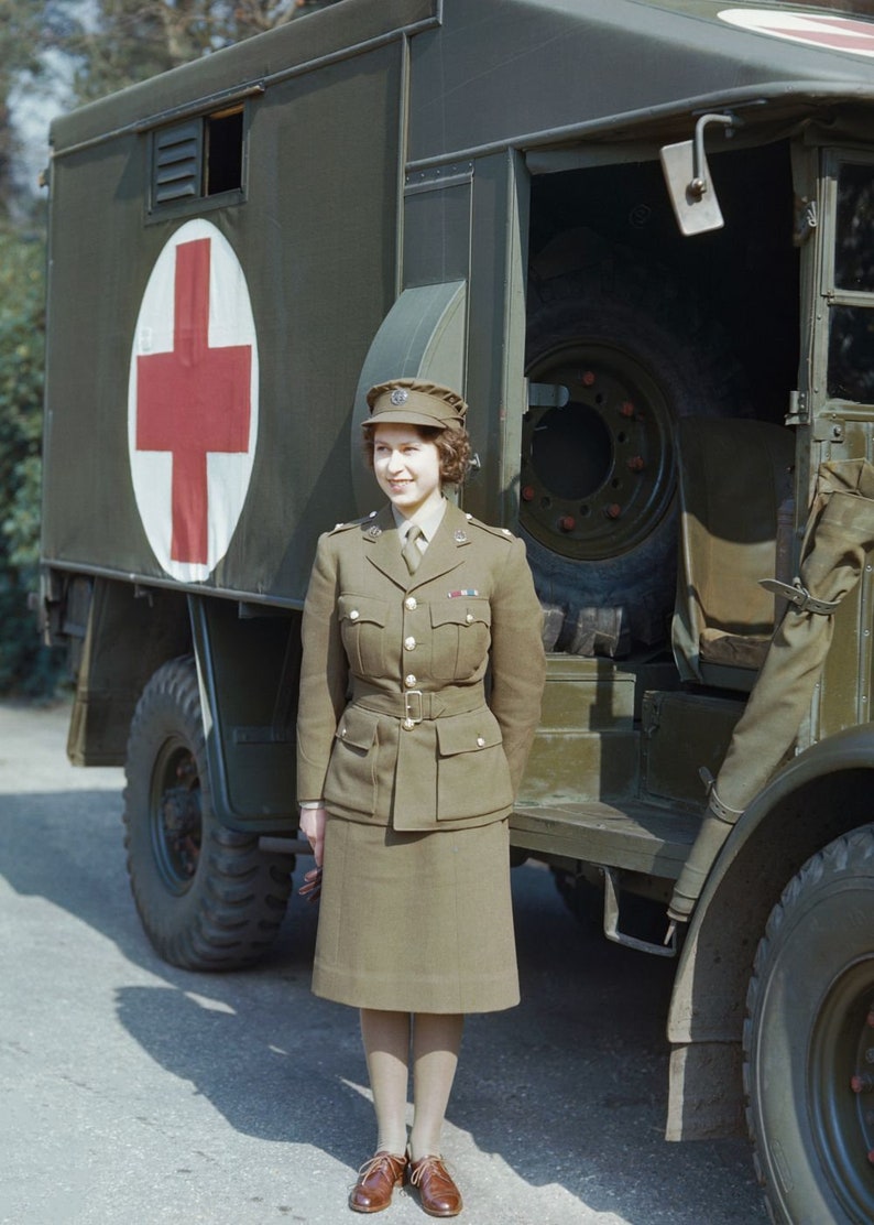5x7 Queen Elizabeth II PHOTO World War 2 Army Service ATS United ...