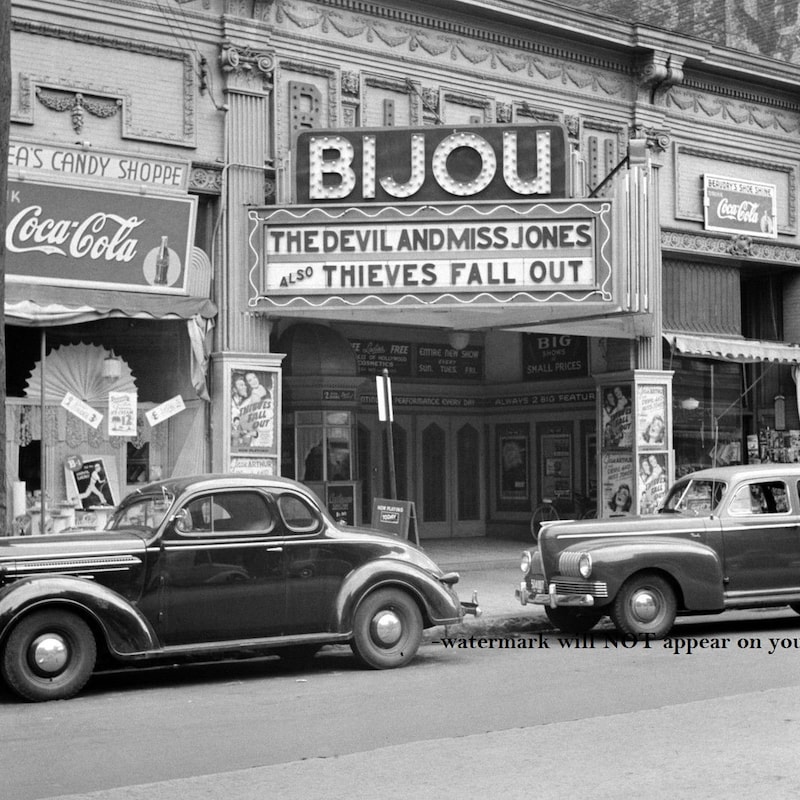 Movie Theaters in Cola - Etsy UK