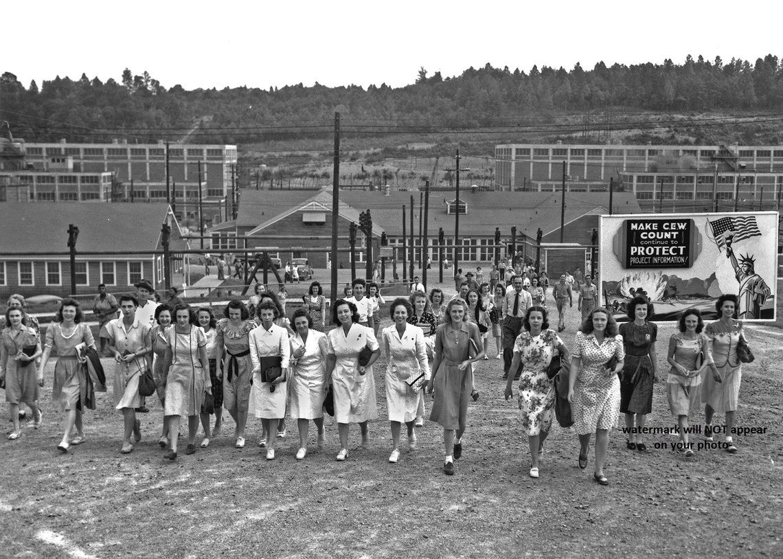 5x7 Manhattan Project Oak Ridge PHOTO Girls of Atomic City Y-12 Plant ...