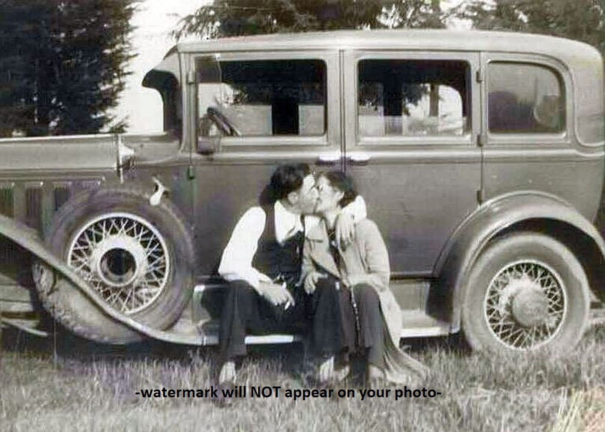 5x7 Bonnie & Clyde Kissing PHOTO Gangster Clyde Barrow Bonnie Parker ...