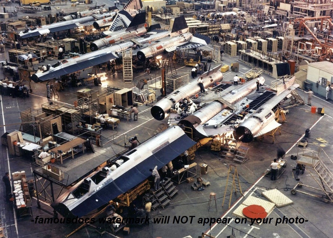 5x7 Secret SR-71 Blackbird Factory Floor PHOTO Lockheed Skunk Works CIA ...