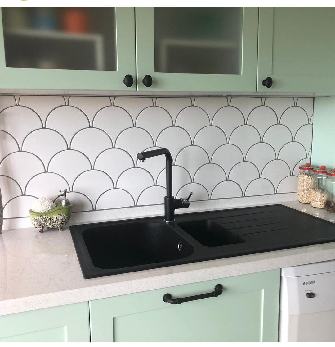 17×17 Cm White Fish Scale Tile Pattern Ceramic ,1 Sqm2 (10 Sqf ) 75 Pcs ...