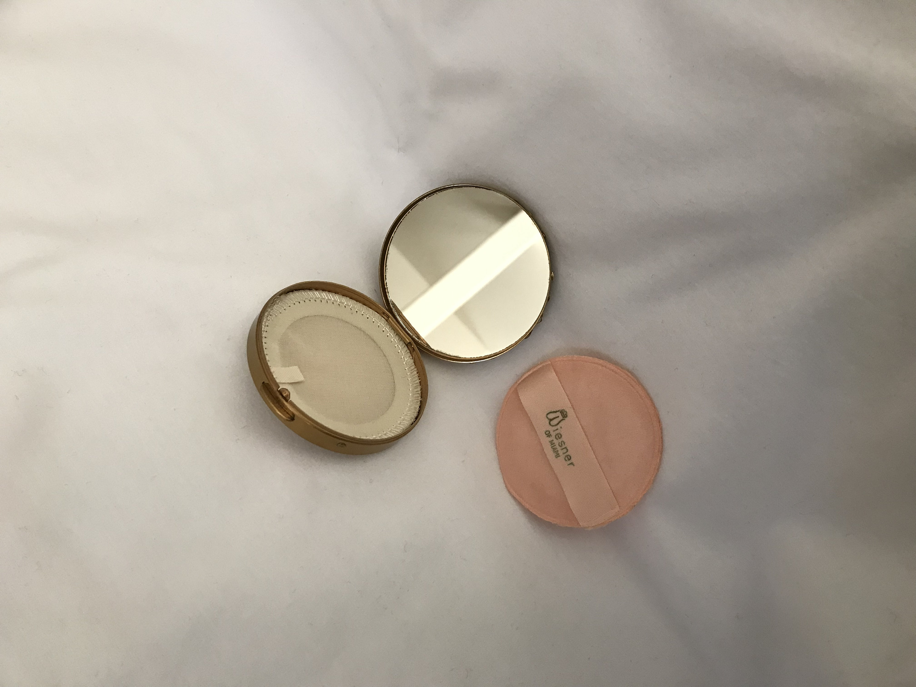Wiesner trickettes by Wiesner of Miami Jeweled Compact Make up ...