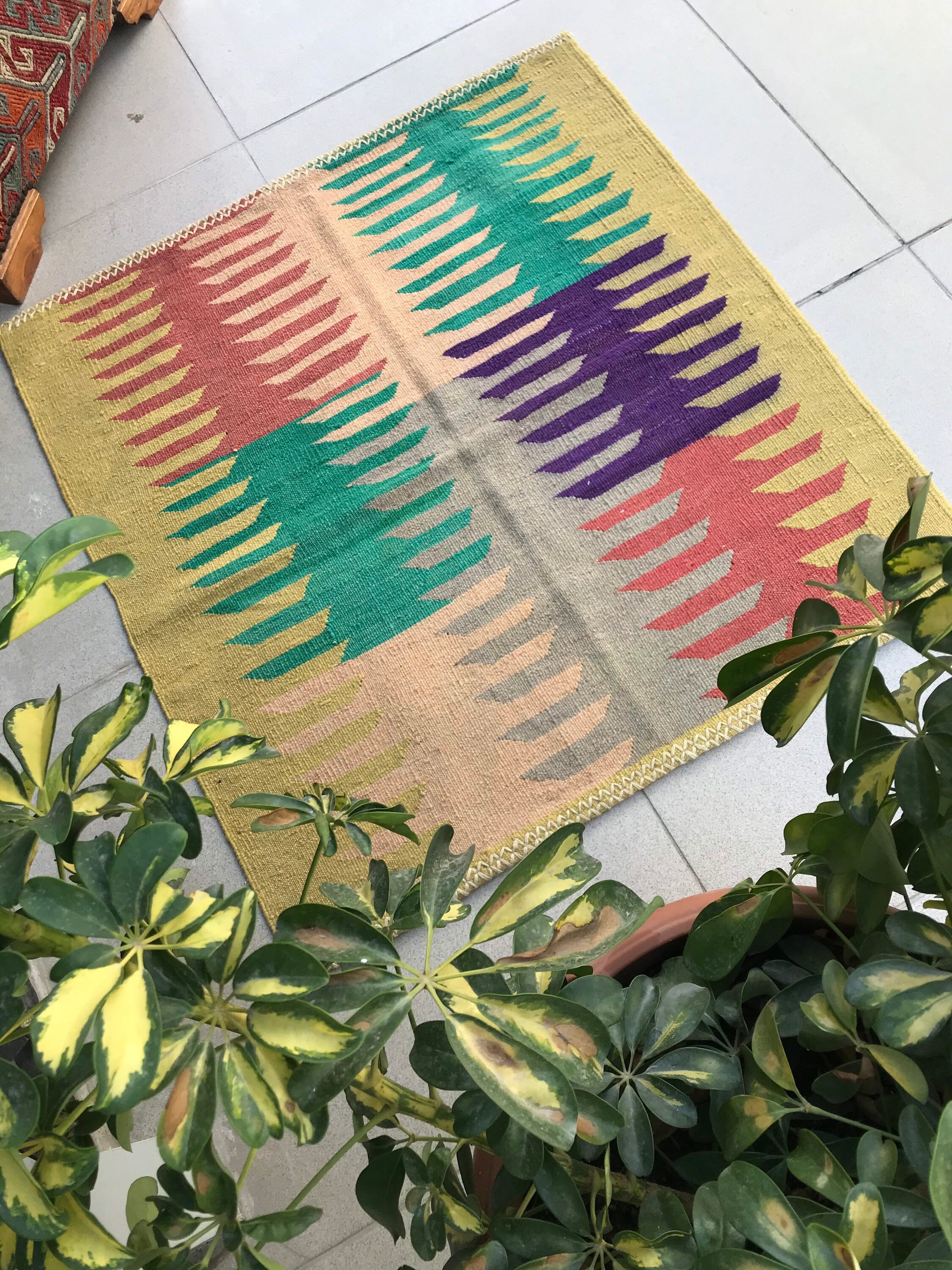 Vintage Turkish Sofrah Kilim Rug Native Tribal Small Kilim Rug ...