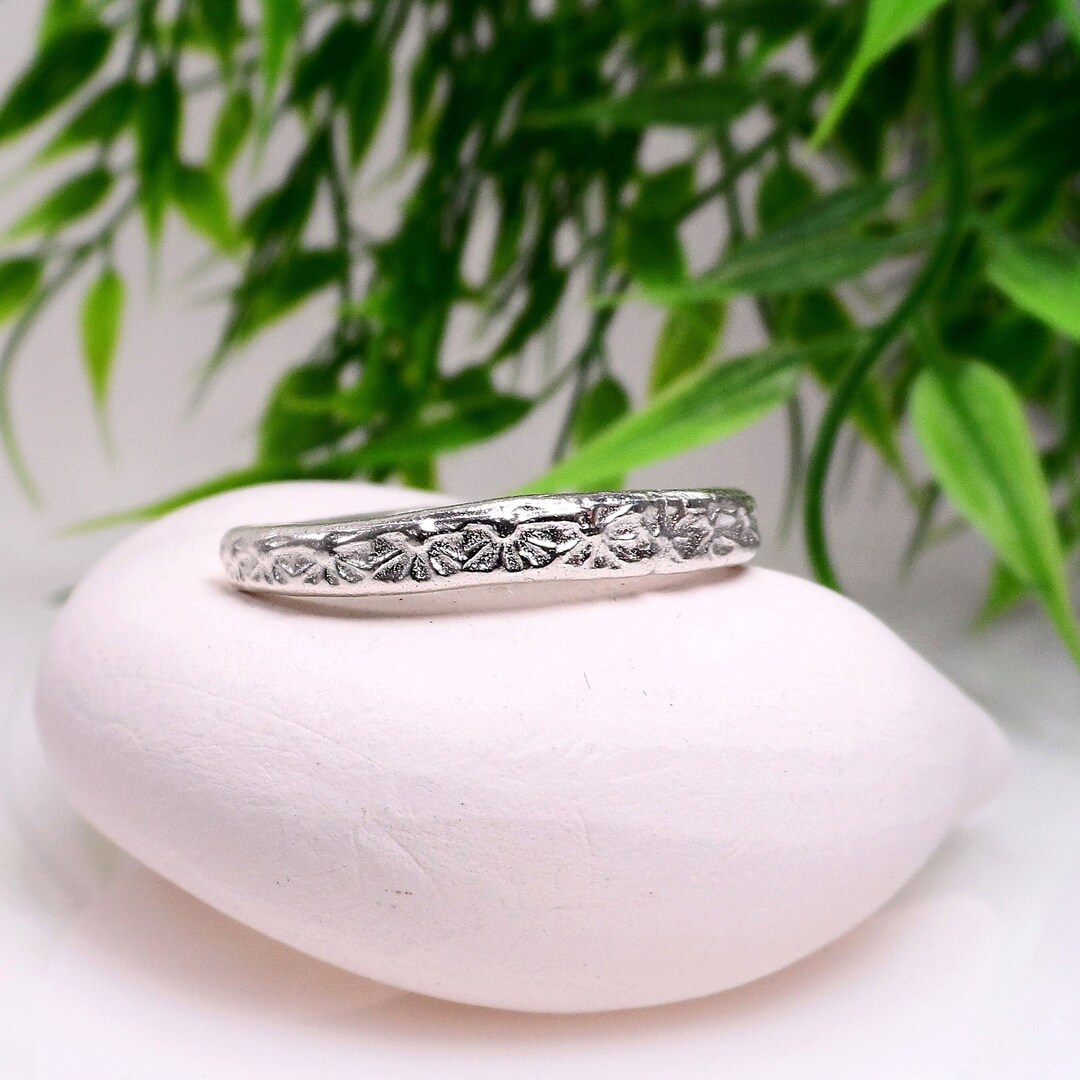 Vintage Floral Pattern Silver Band Ring Flower Design Band Dainty Boho ...